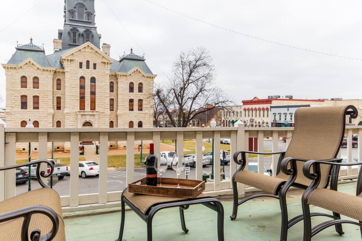 Book 2 nights get the third night free