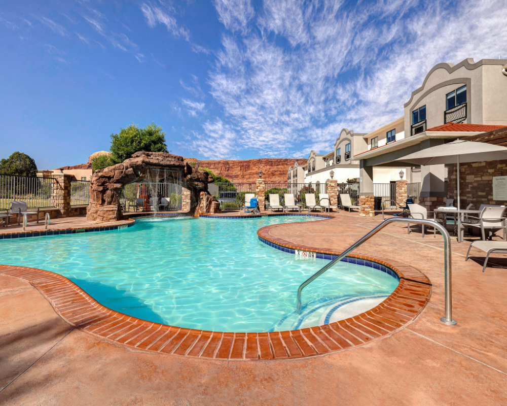 Holiday Inn Express & Suites