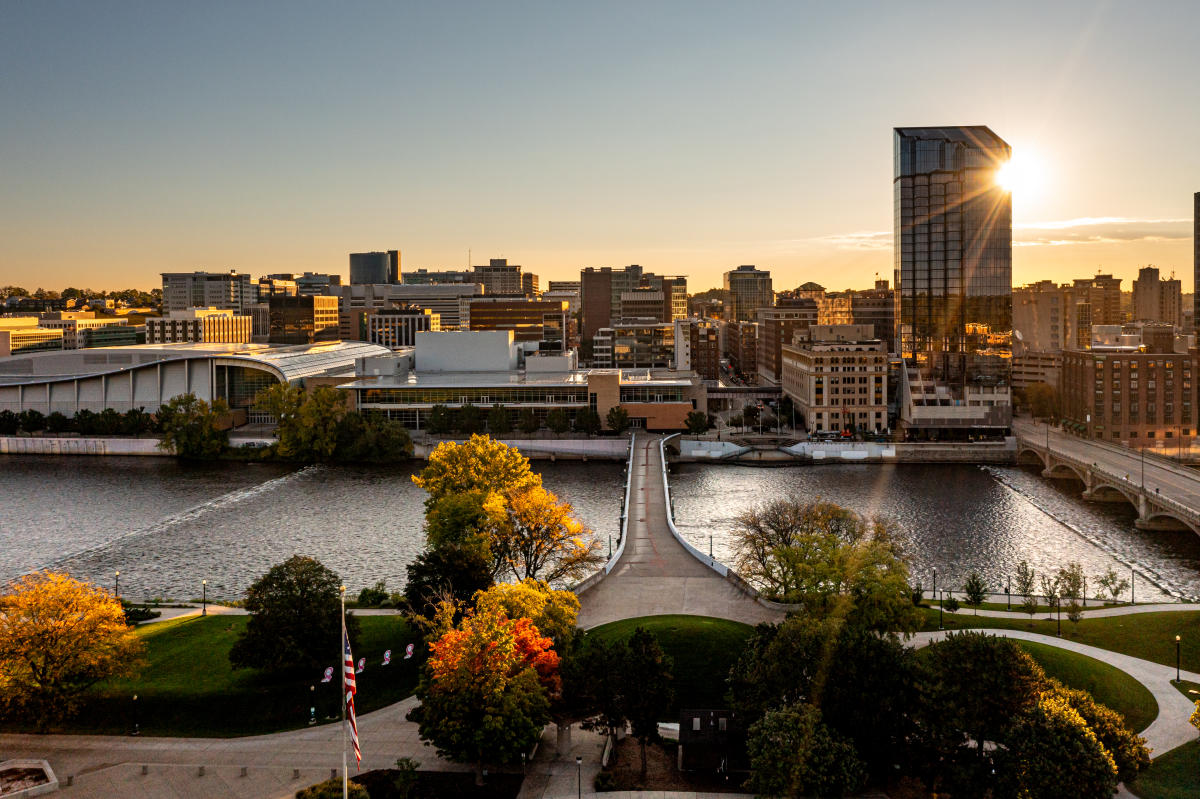 Gillett Bridge - Grand Rapids MI, 49503