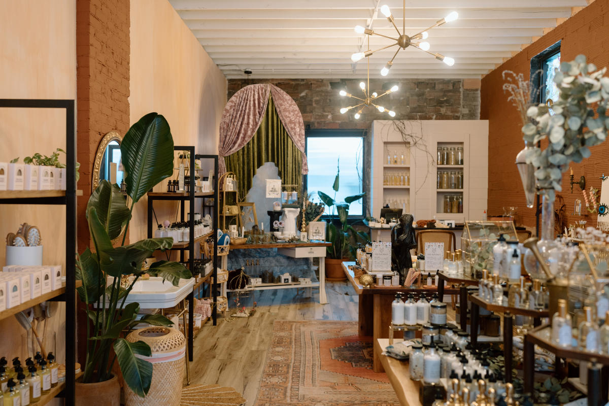 Fox Naturals Custom Perfume Blending - Grand Rapids MI, 49503