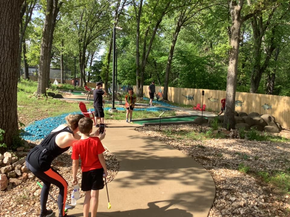Honey Creek Hive Mini Golf | Green Country Oklahoma | Official Site