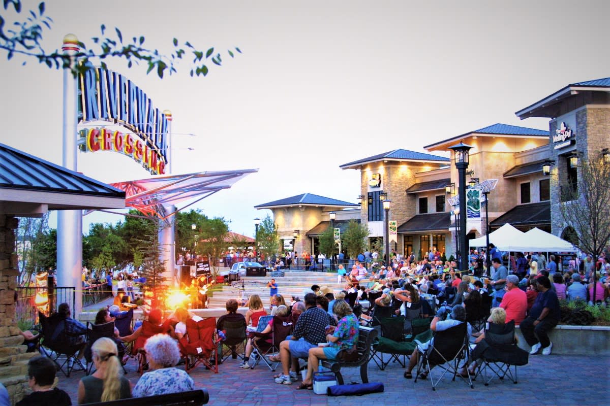 Jenks Riverwalk | Green Country Oklahoma | Official Site