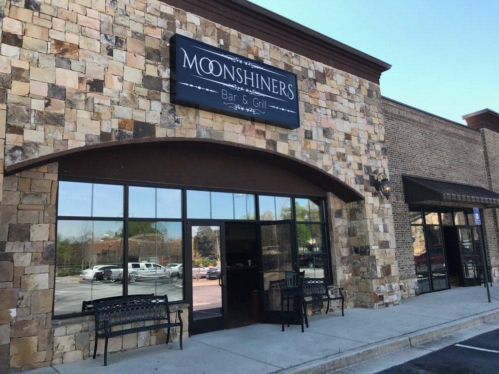 Moonshiners Bar and Grill | Gwinnett County, GA