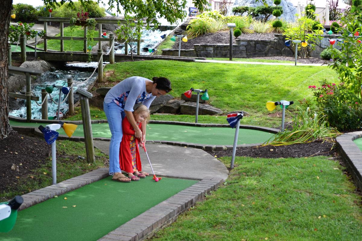 Buy 1 Get 1 Free - Mini golf admission
