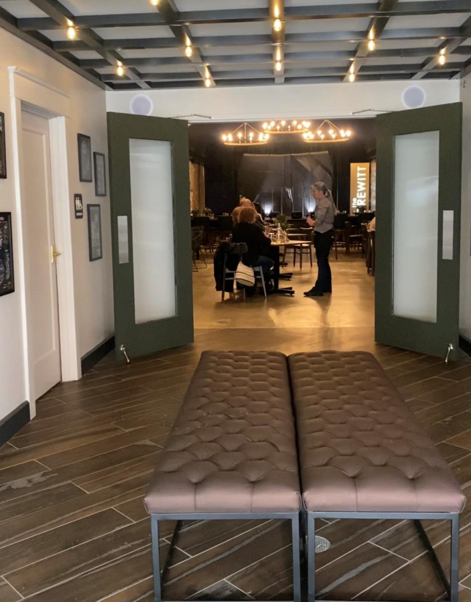 The Prewitt Restaurant & Lounge | Plainfield, IN