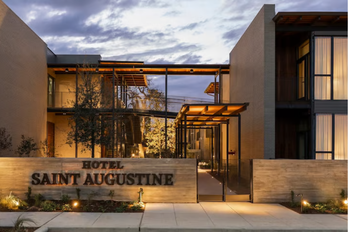 Hotel Saint Augustine | Hotels in Houston, TX