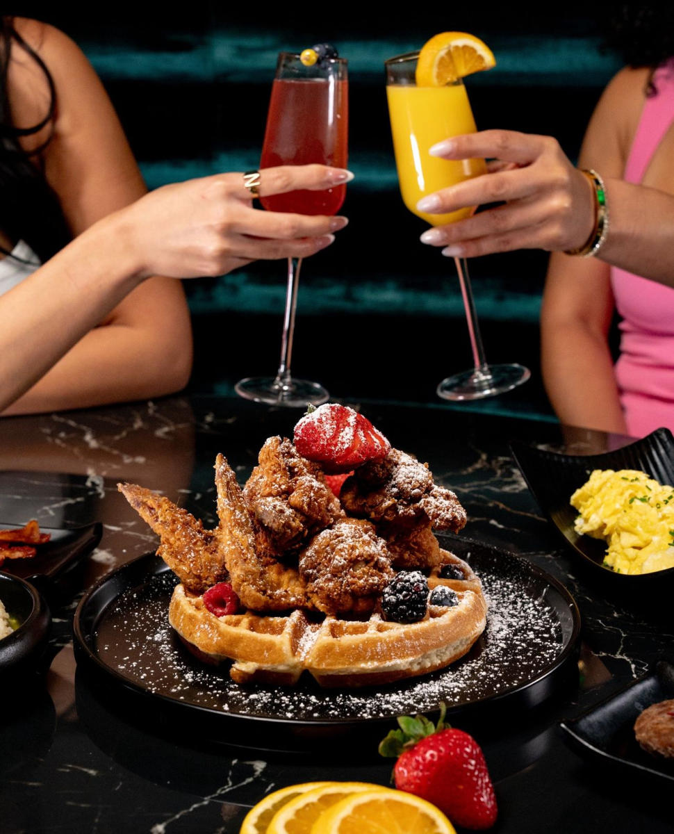 Doves Restaurant | Restaurants in Houston, TX