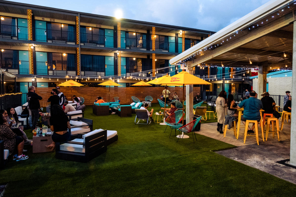 Soluna Restaurant and Bar | Restaurants in Houston, TX