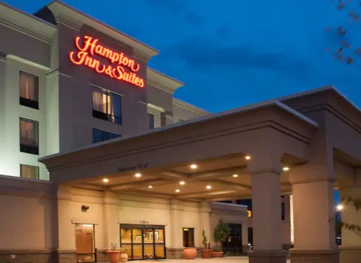 Hampton Inn & Suites
