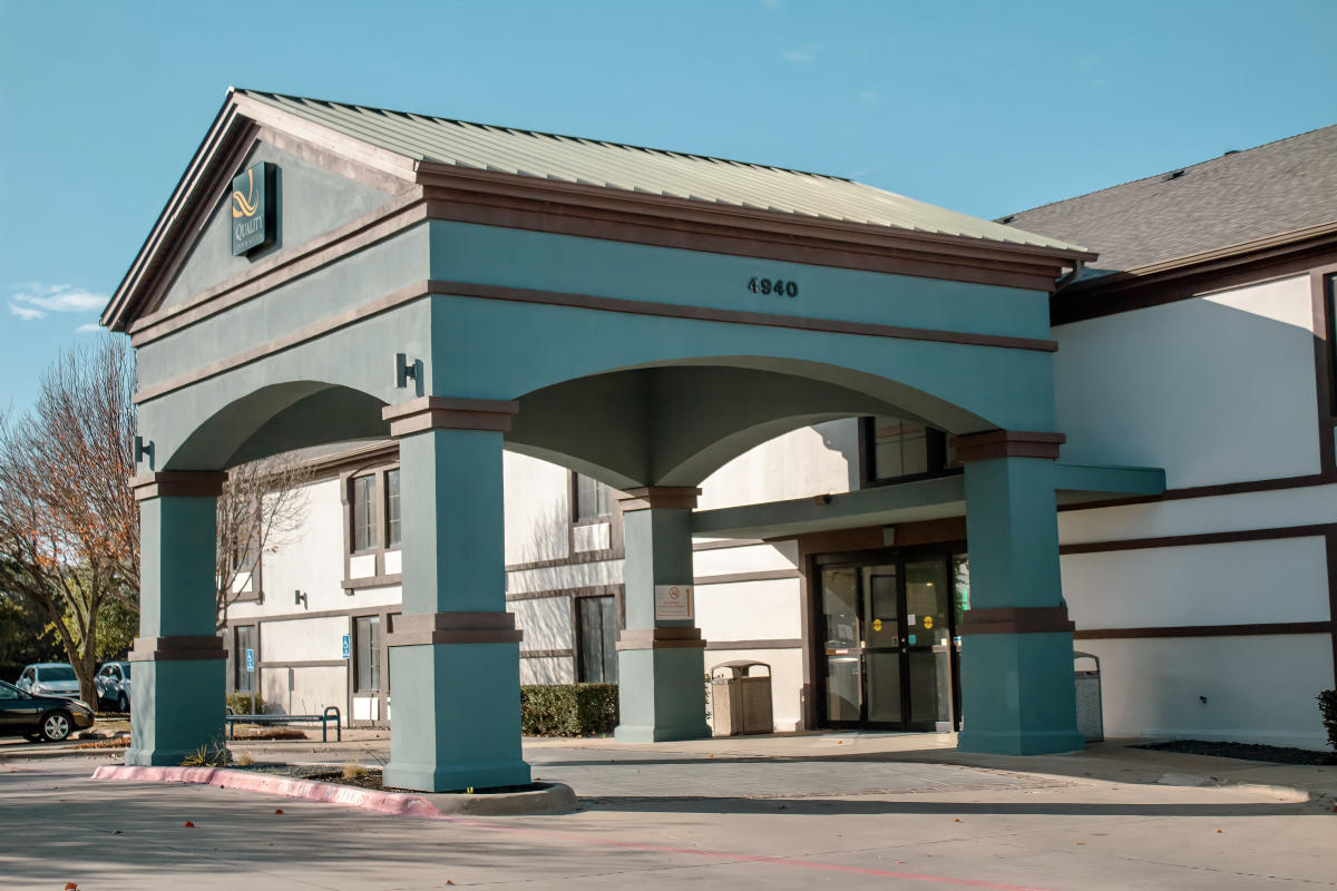 Quality Inn & Suites - DFW Airport South