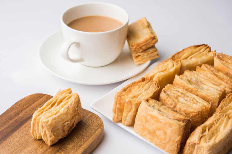 Hot Breads Bakery & Cafe