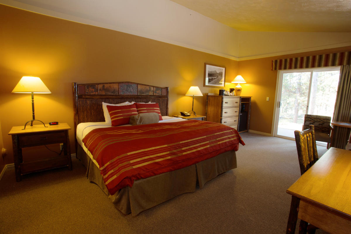 Headwaters Lodge & Cabins at Flagg Ranch