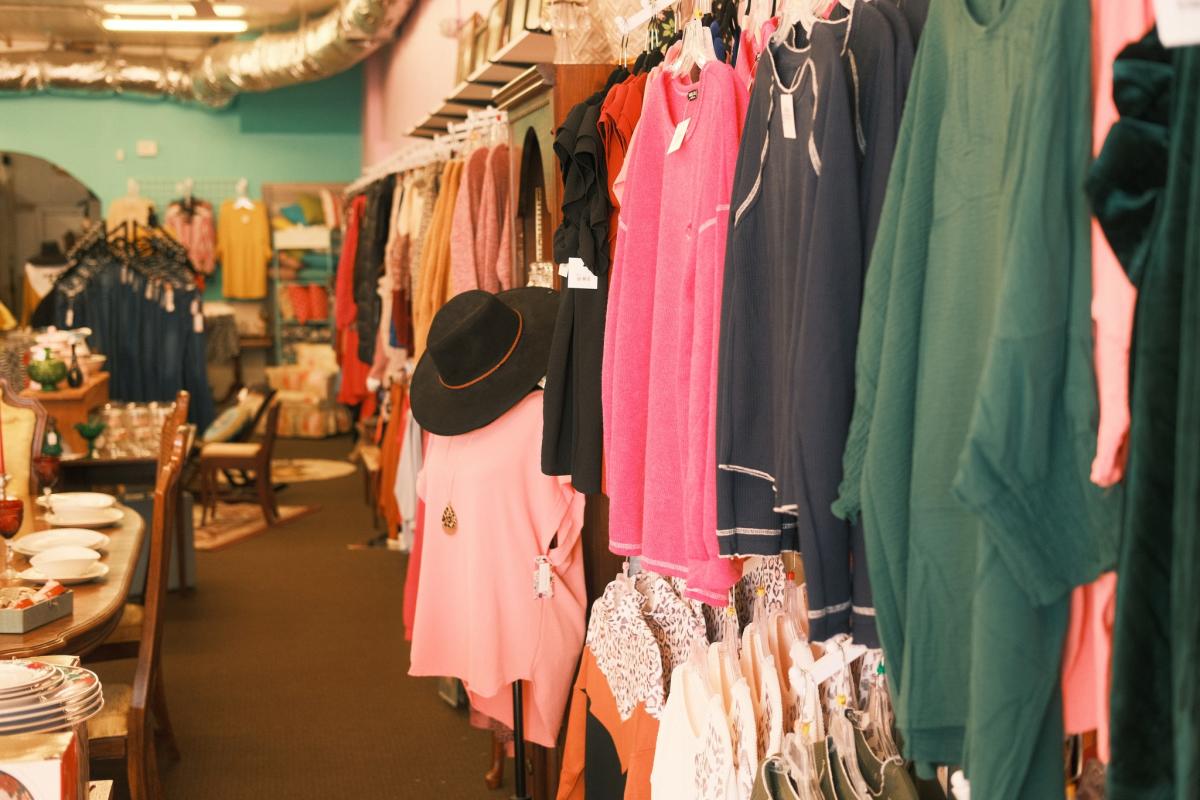 Luna Grace's Vintage Treasures & Boujee Finds