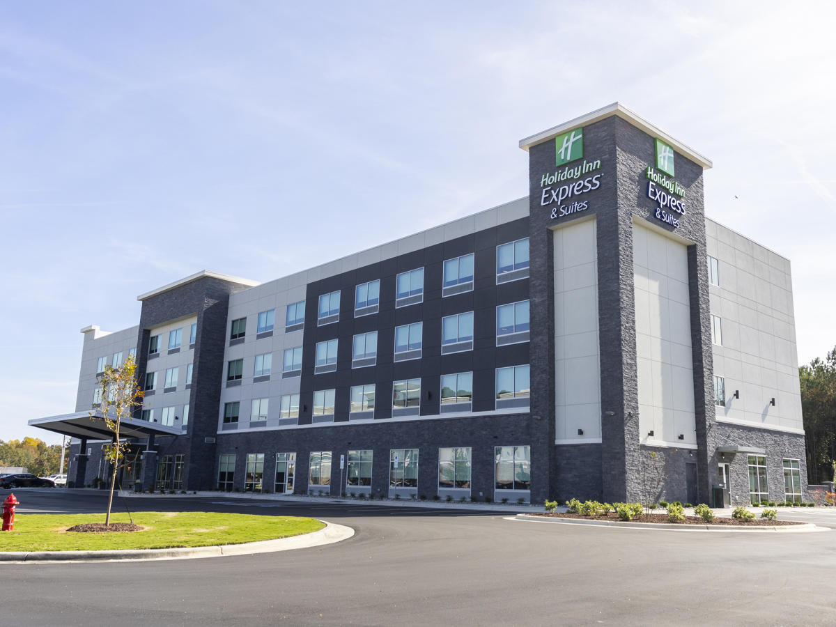 Holiday Inn Express & Suites Benson