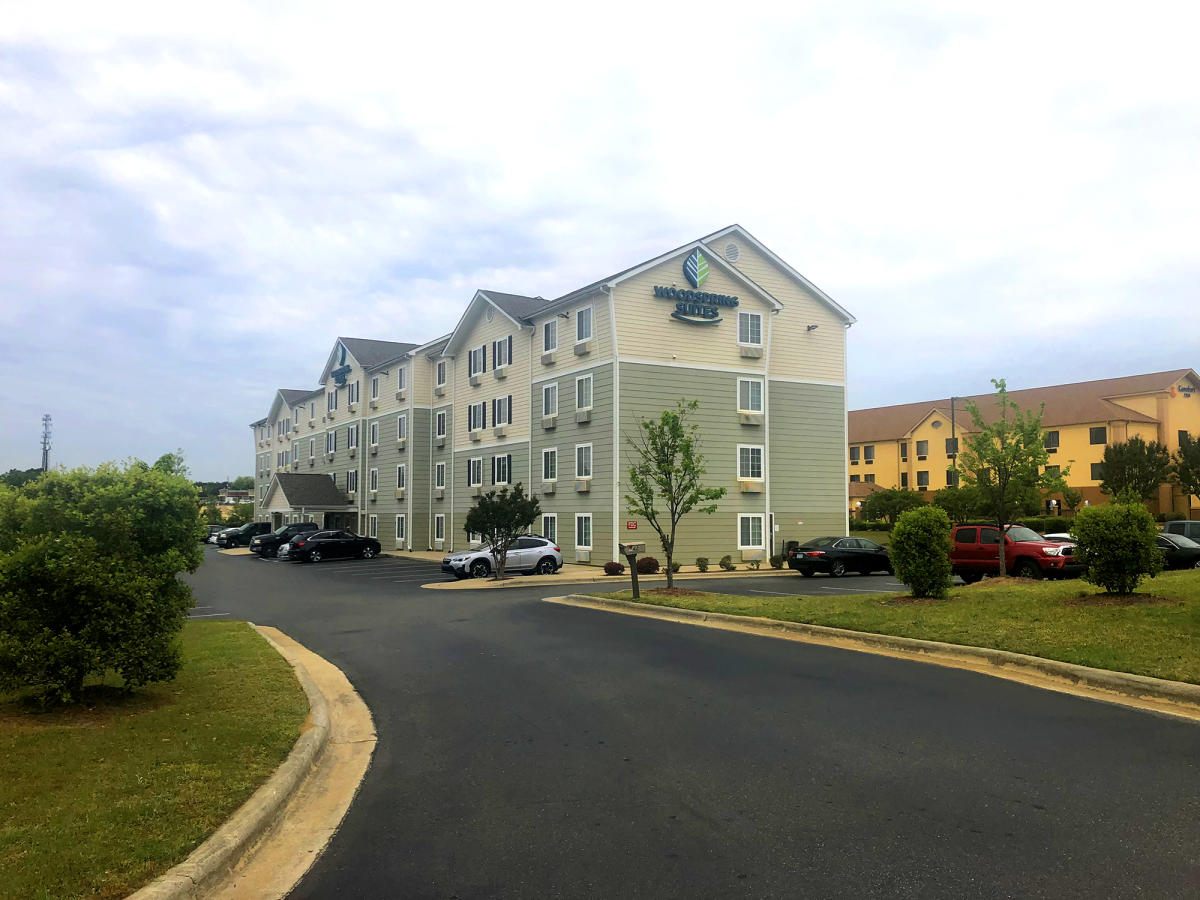 WoodSpring Suites