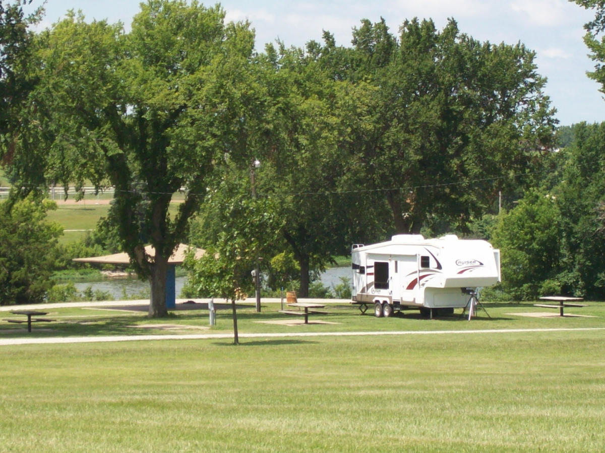 North Lake Park Campground - Garnett KS, 66032