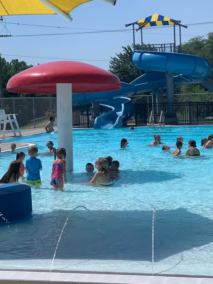 Delaware Pointe Swimming Pool - Valley Falls KS, 66088