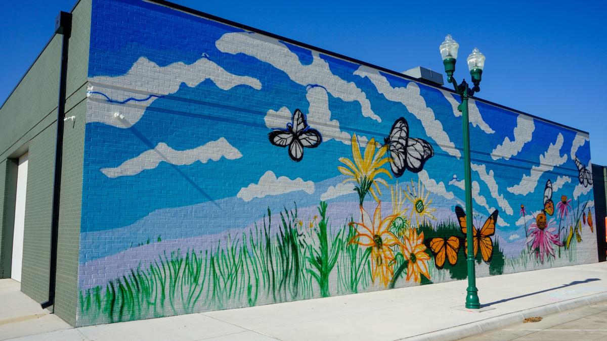 Majestic Monarch Butterfly Mural - Garden City KS, 67846