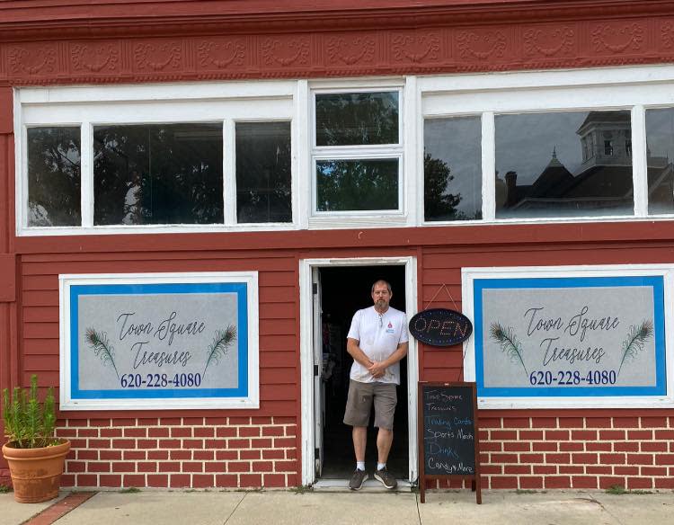 Town Square Treasures - Yates Center KS, 66783
