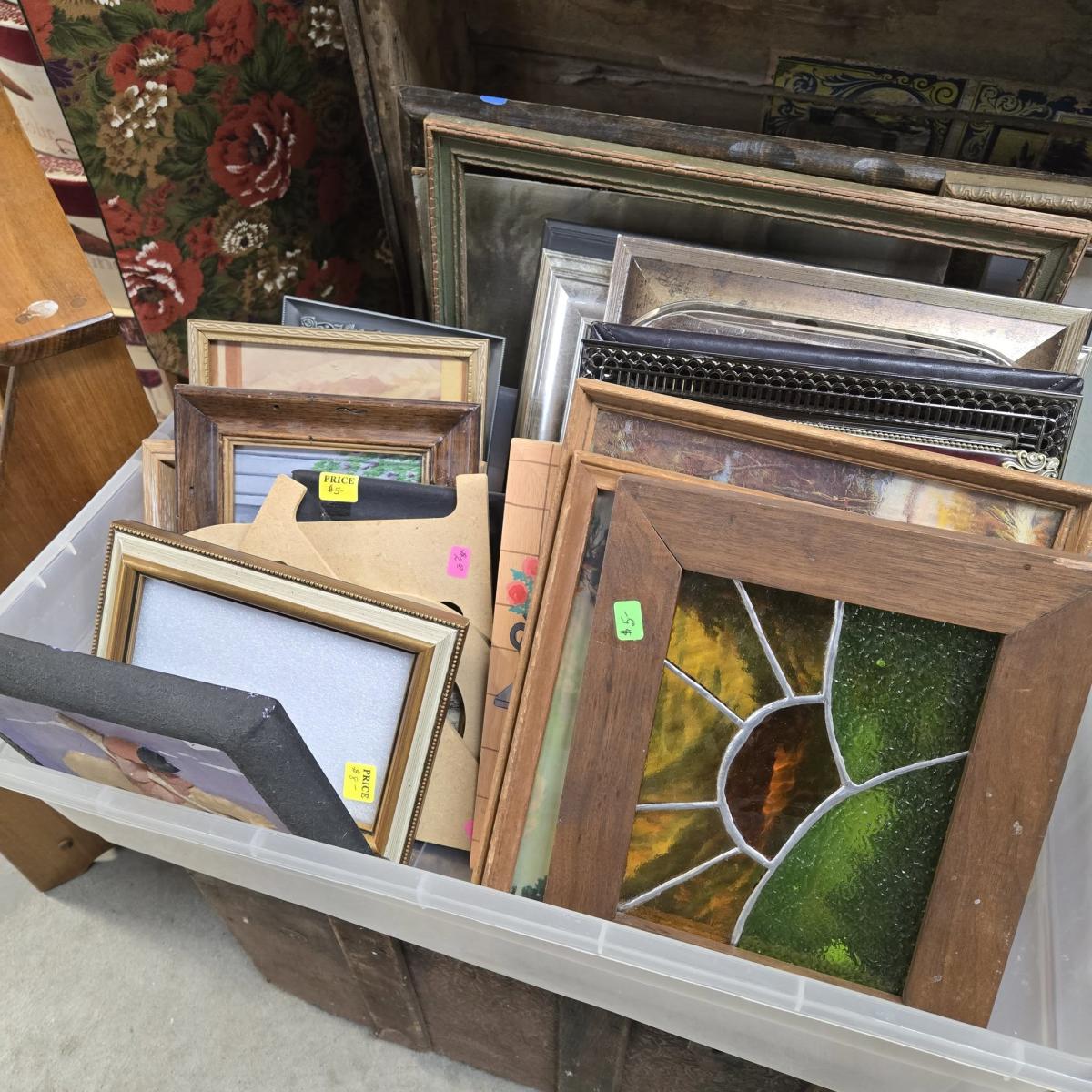 Sale Barn Marketplace Antiques - Phillipsburg KS, 67661