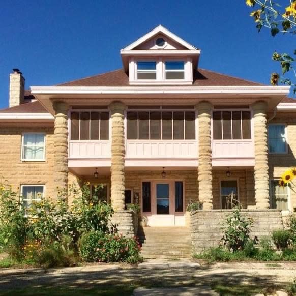 Spring Street Retreat - Cottonwood Falls KS, 66845