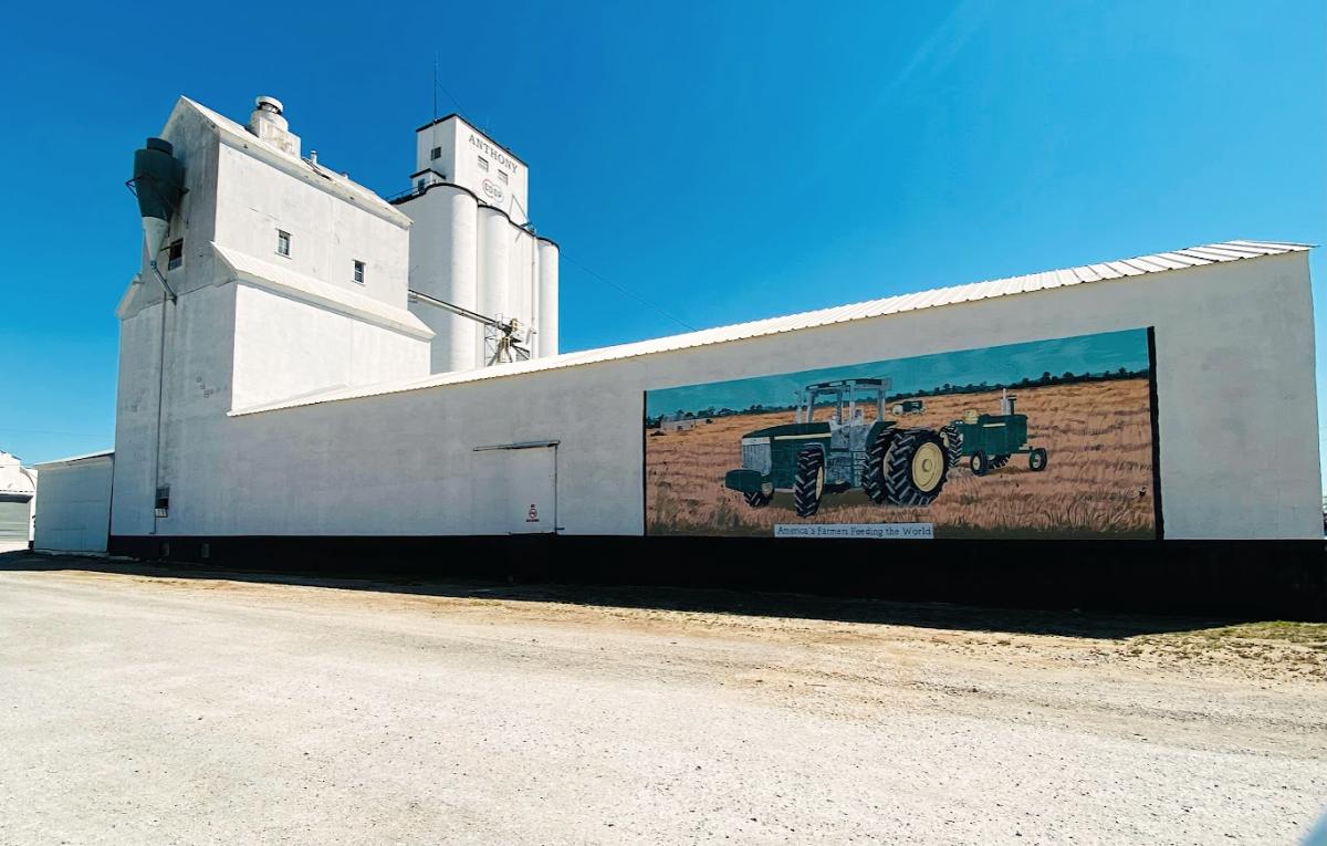 America's Farmers Feeding The World Mural - Anthony KS, 67003