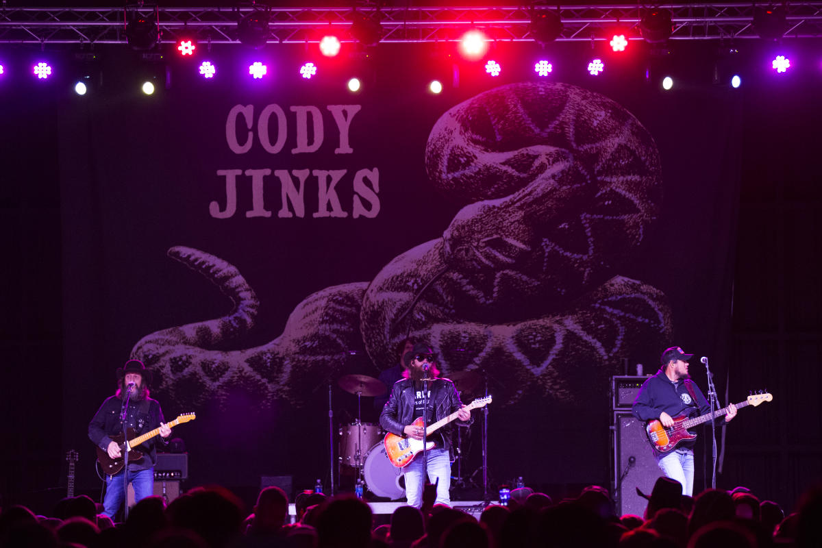 WAVE - Wichita KS, 67202