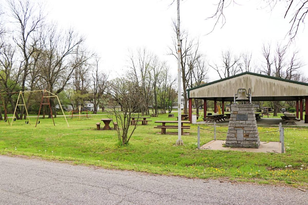 Maggie Grebe Memorial Park - Opolis KS, 66762