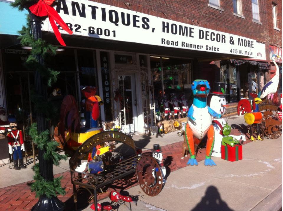 Road Runner Sales - Newton KS, 67114