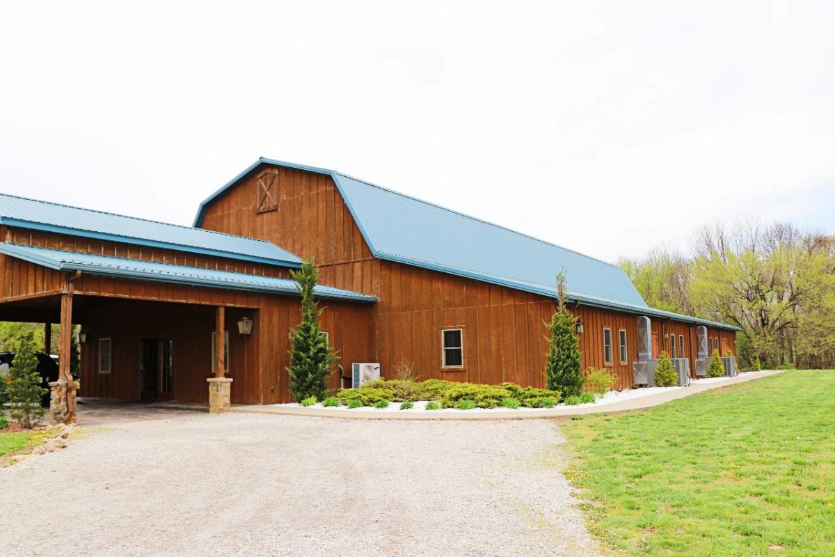 The Barn at Timber Cove - Pittsburg KS, 66762