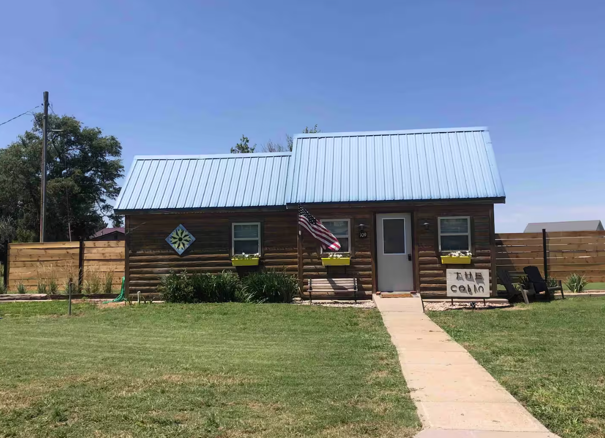 The Cabin in Brewster - Brewster KS, 67732