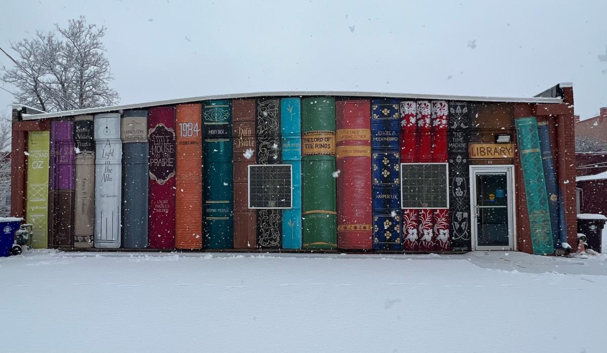 Library Mural Book Club - Lindsborg KS, 67456