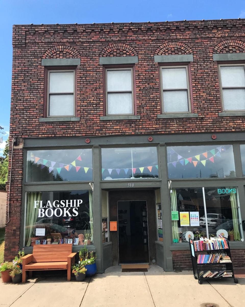 Flagship Books