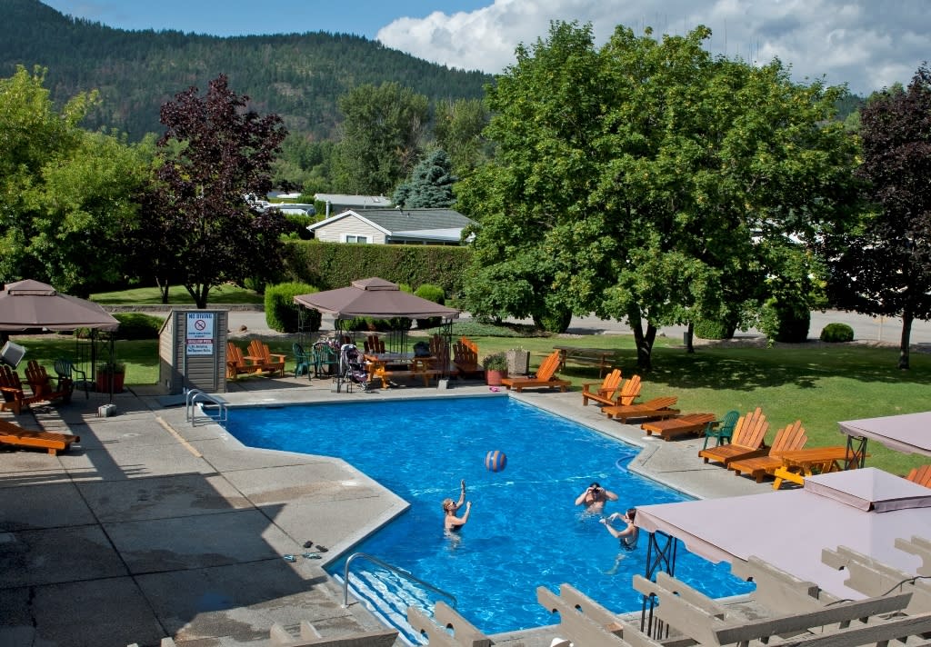 Holiday Park RV and Condo Resort