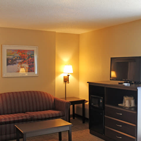 Clinton Inn & Suites, LLC