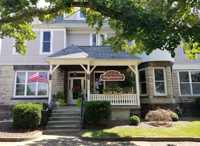 1890 Queen Anne Bed & Breakfast