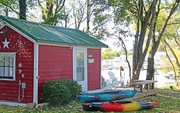 Whispering Walleye - Bait House Cabin
