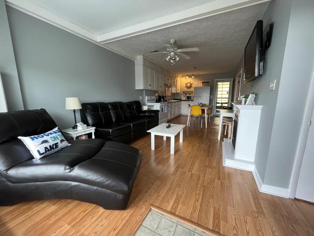 Lake Erie Lookout-Waterfront