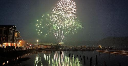 Florence Old-Fashioned 4th of July Fireworks | Eugene, Cascades & Coast