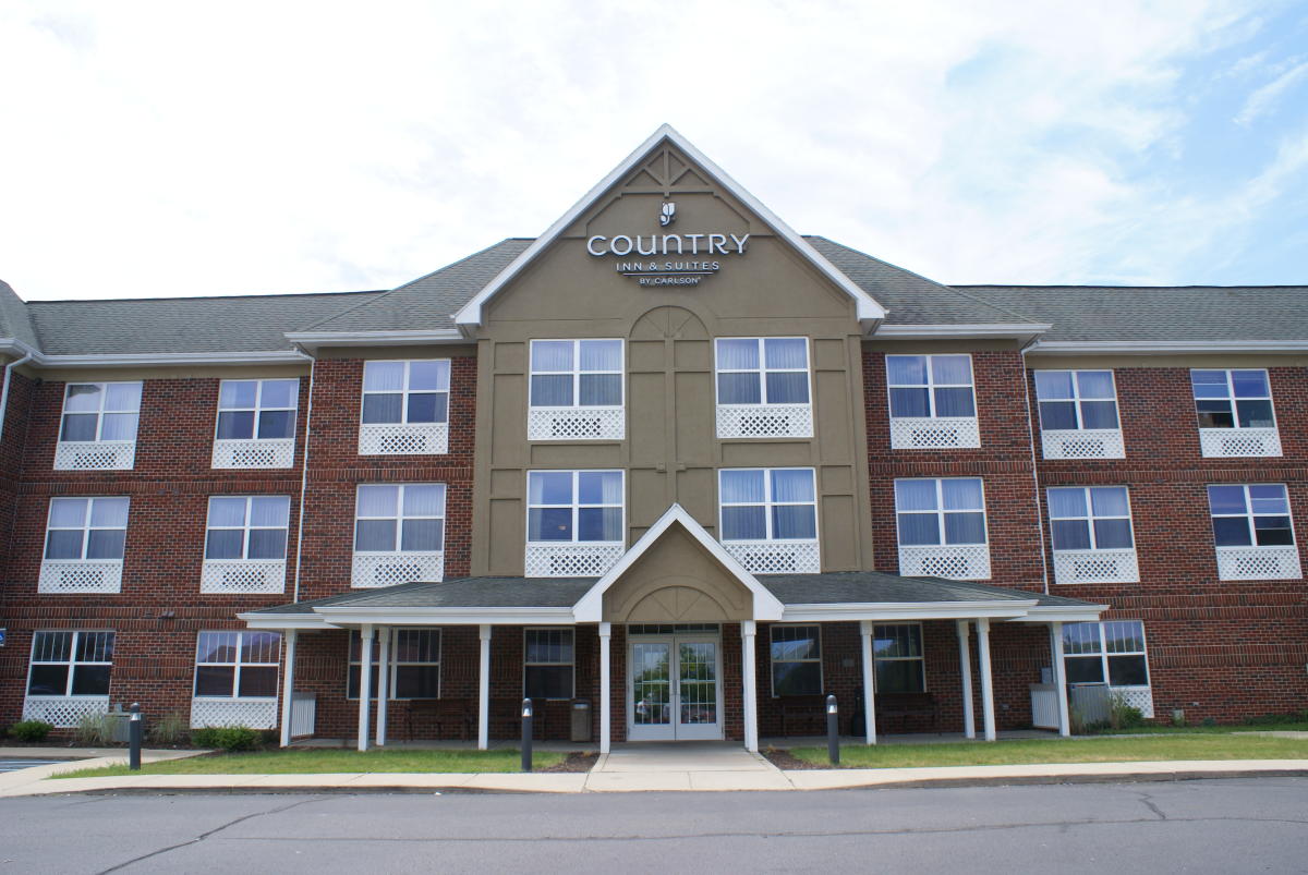 Country Inn & Suites