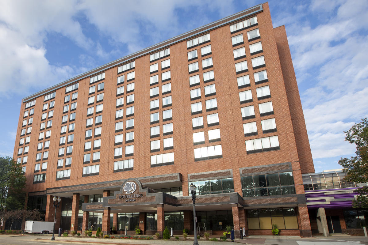DoubleTree by Hilton Lansing