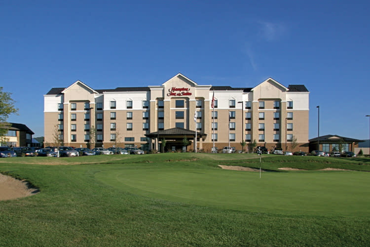 Hampton Inn & Suites at Chestnut Ridge Resort | Blairsville, PA