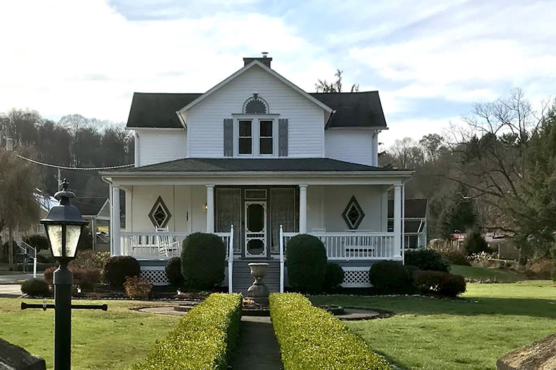 The Mill Run Inn | Mill Run, PA