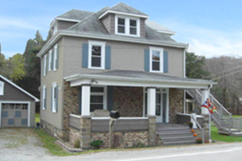 Helen's Hide Inn | Champion, PA