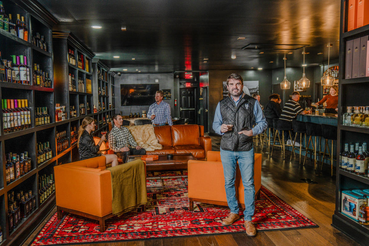 Paddock Bourbon Bar - Lexington, KY - VisitLex