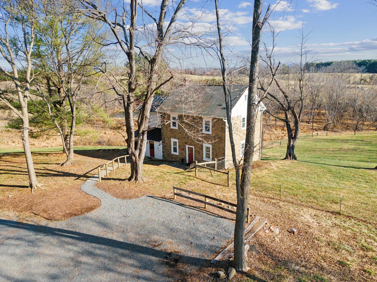 Scarlet Springs Farm