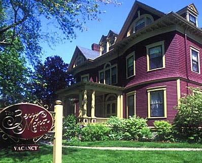 Berry Manor Inn