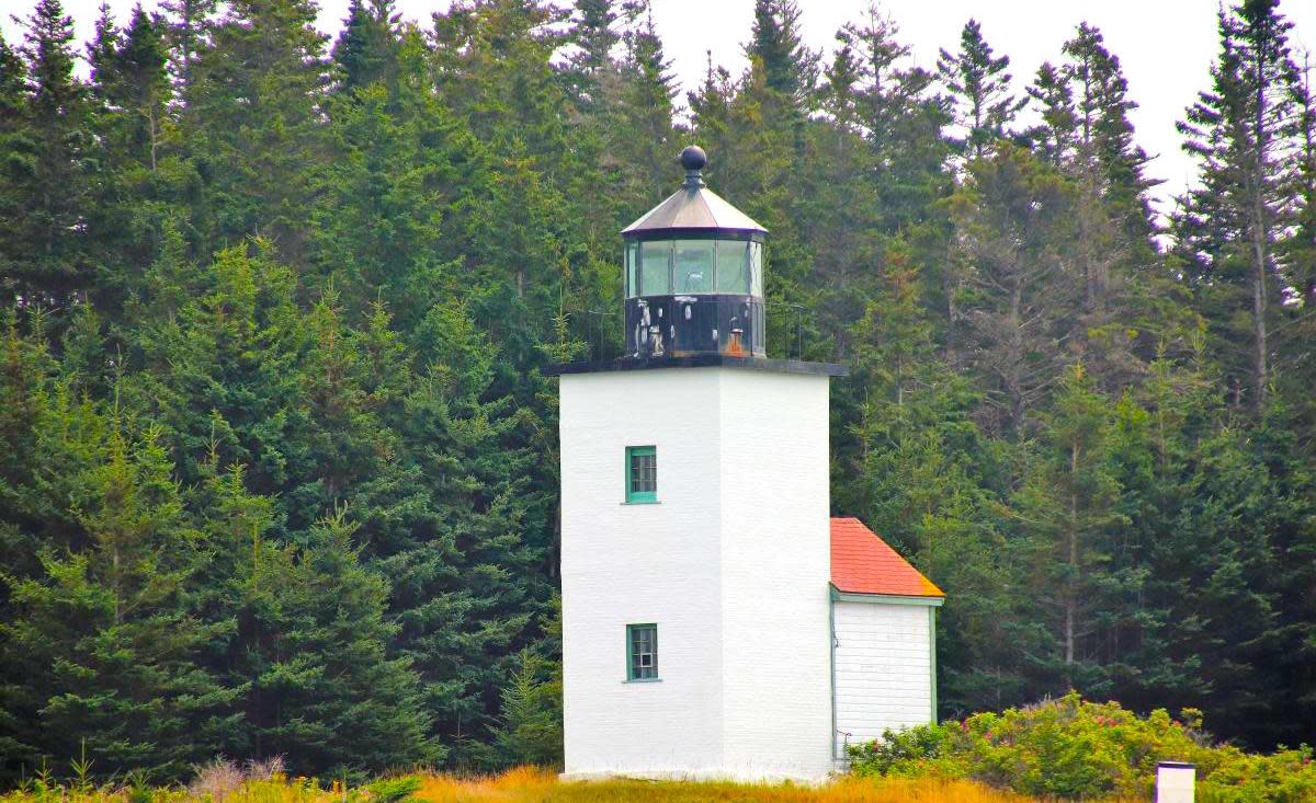 Deer Island Thorofare Light