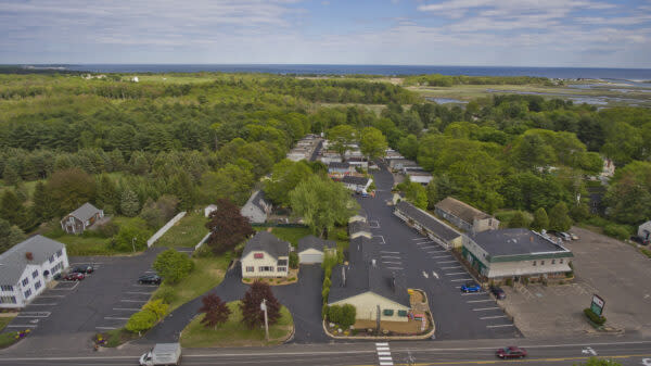 Drakes Island Resort