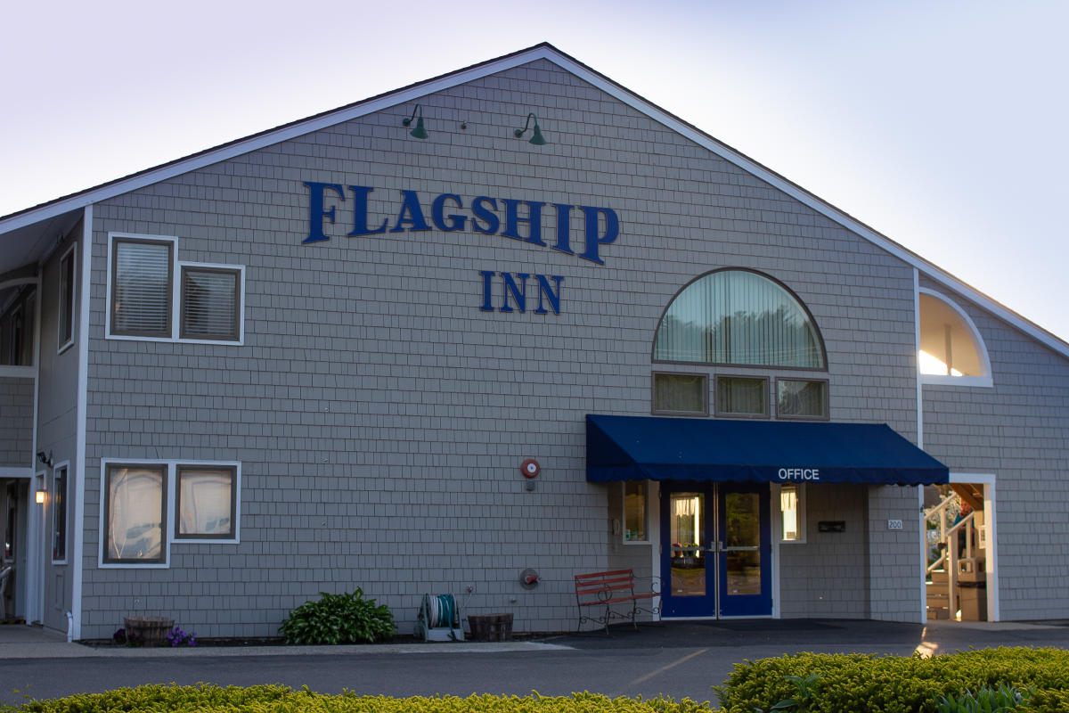 Flagship Inn